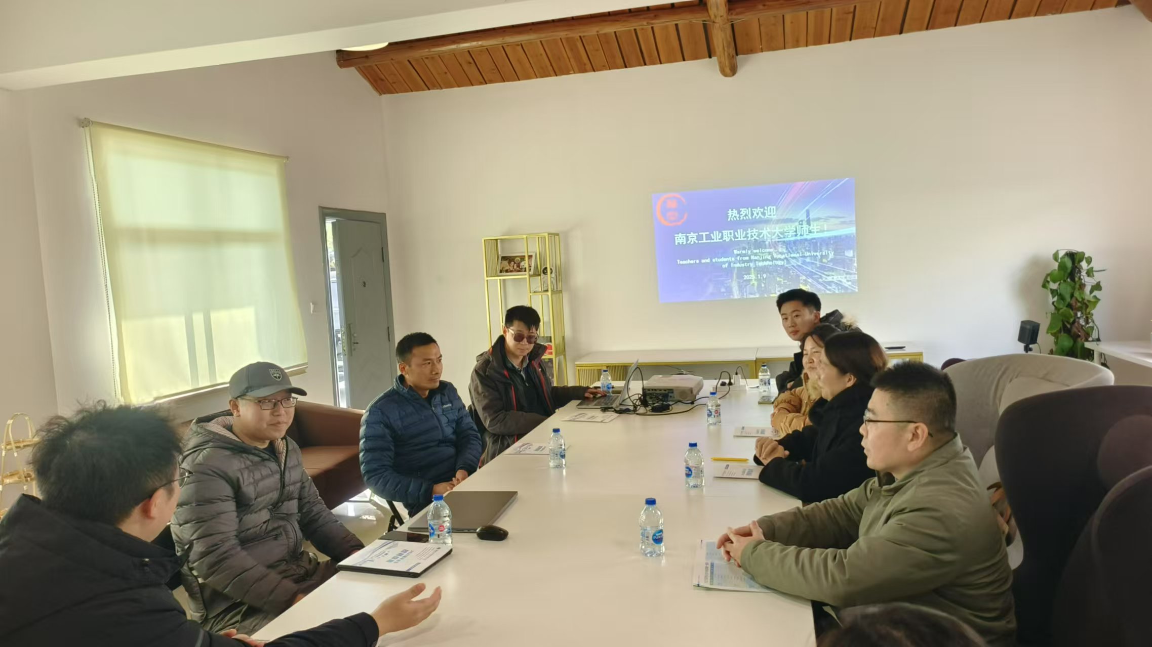 招生就业处联合航空工程学院走访上海新空直升机有限公司